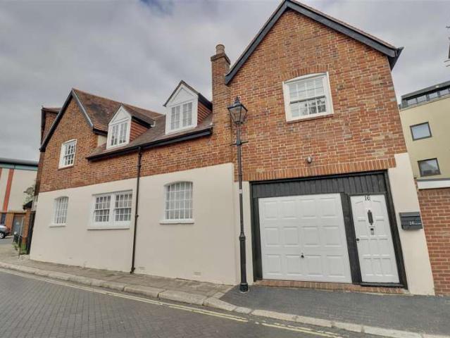3 Bedroom Detached House