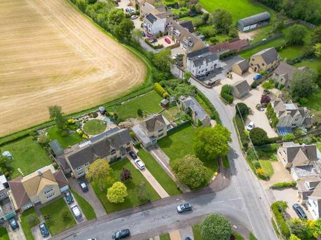 3 Bedroom Detached House