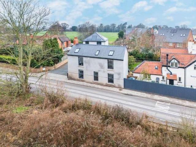 3 Bedroom Detached House