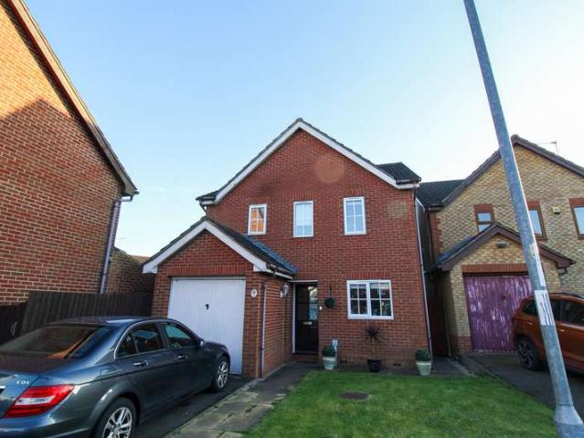 4 Bedroom Link Detached House