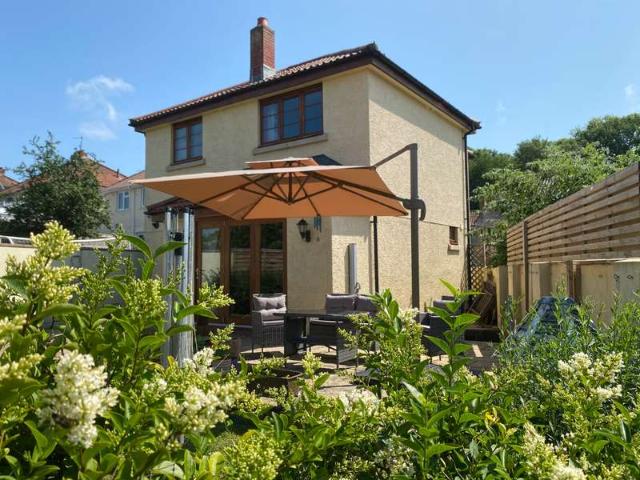 3 Bedroom Detached House