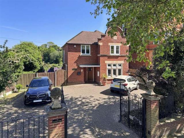 3 Bedroom Detached House