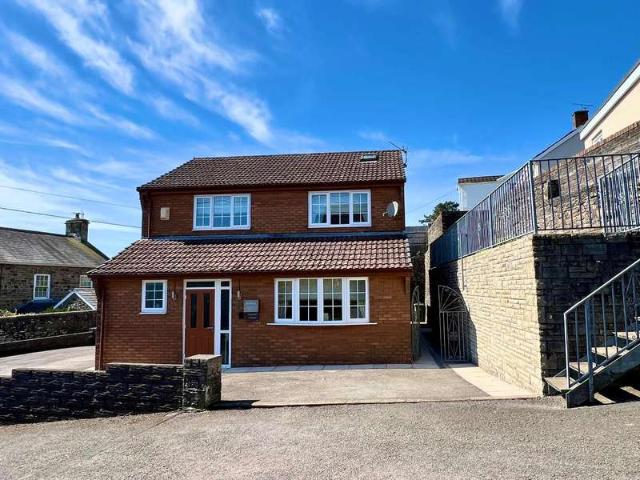 3 Bedroom Detached House