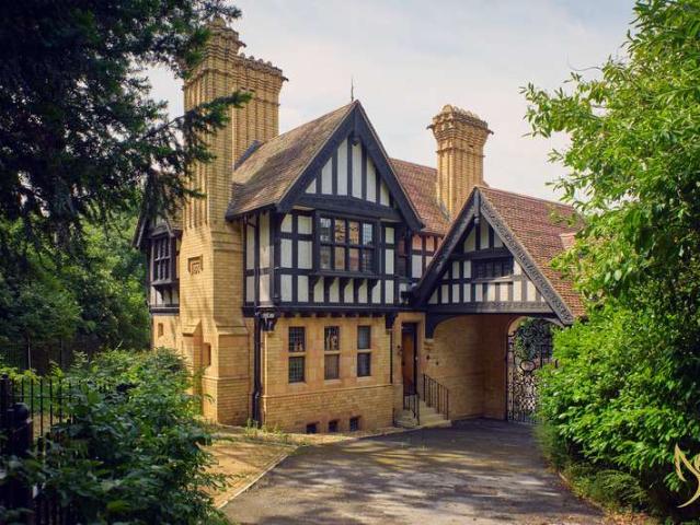 3 Bedroom Detached House
