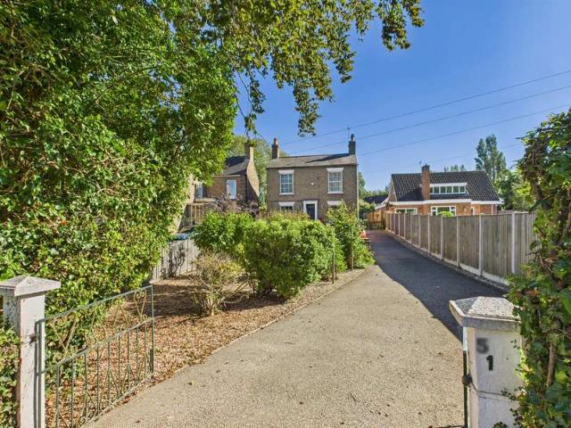 3 Bedroom Detached House