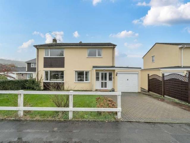 3 Bedroom Detached House