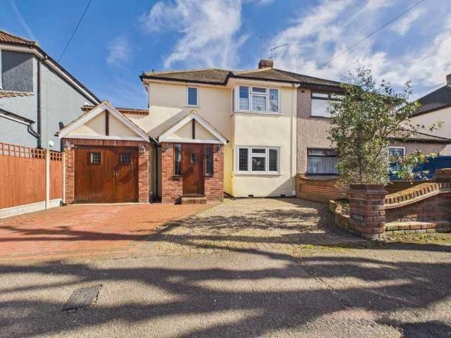3 Bedroom Detached House