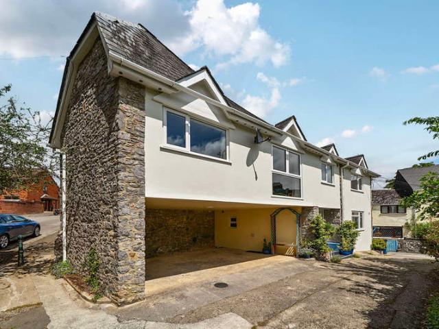 3 Bedroom Detached House