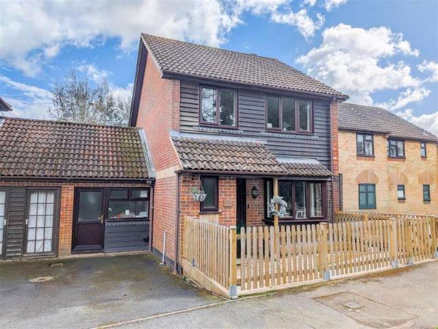 3 Bedroom Detached House