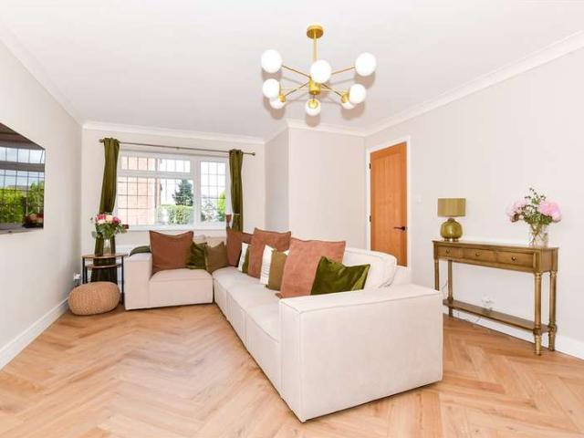 3 Bedroom Detached House