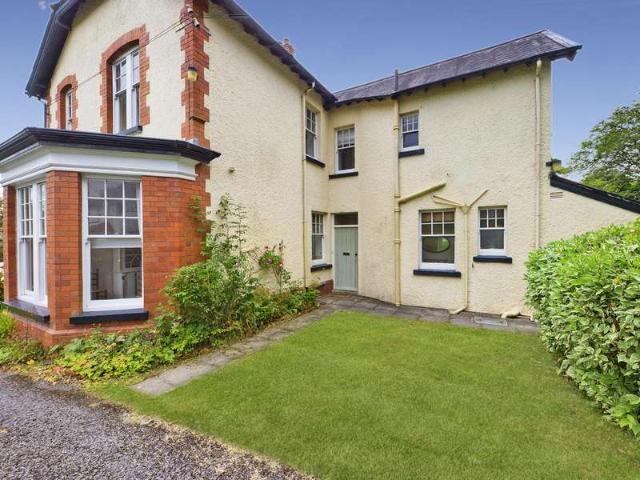 3 Bedroom Detached House