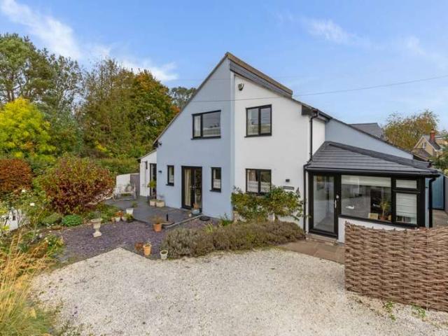 3 Bedroom Detached House