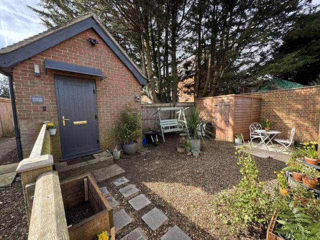 2 Bedroom Detached House