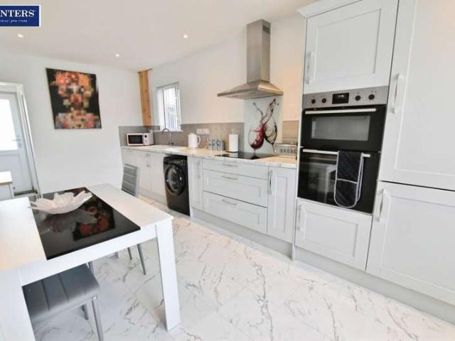 3 Bedroom Detached House