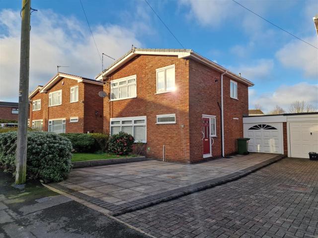3 Bedroom Detached House for Rent