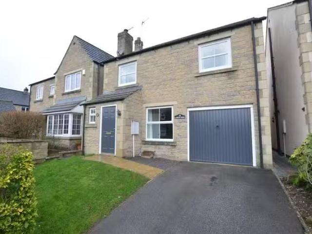 3 bedroom detached house for rent in 129 Dale Grove, Leyburn.