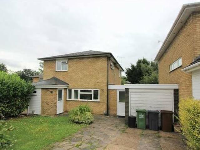 3 bedroom detached house for rent in 129 The Knares SS16