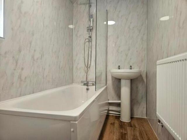 3 bedroom detached house for rent in 150 Wallisdown Road, Bournemouth, Dorset, BH10 4HY, BH10