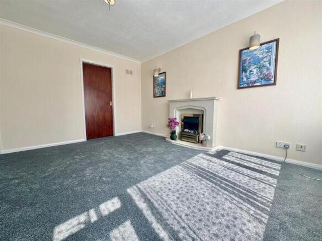 3 bedroom detached house for rent in 22 Denham Gardens, Castlecroft, WV3