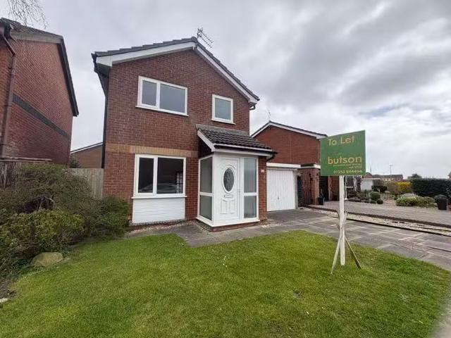 3 bedroom detached house for rent in 65 Pheasant Wood Drive, T.