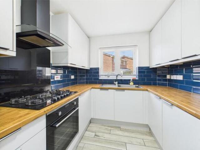 3 bedroom detached house for rent in Coleridge Drive, Leicester, LE19