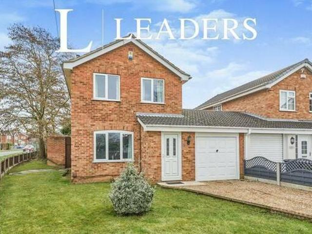 3 bedroom detached house for rent in Corbel Close Oakwood DE21