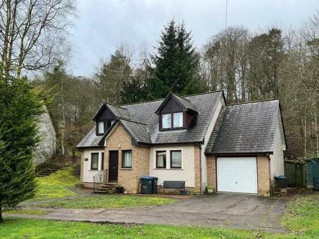 3 bedroom detached house for rent in Chapel Brae West Linton Scottish Borders EH46
