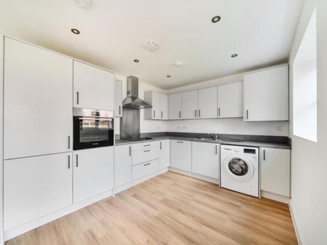 3 bedroom detached house for rent in Chapel Grove, Upton, Northampton, NN5