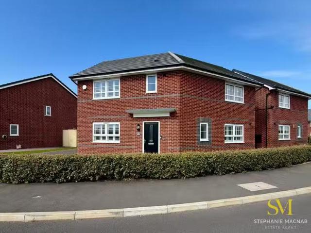 3 bedroom detached house for rent in Chattering Drive, Formby.