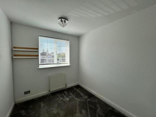 3 bedroom detached house for rent in Chelston Drive, Newbridge, Wolverhampton, WV6