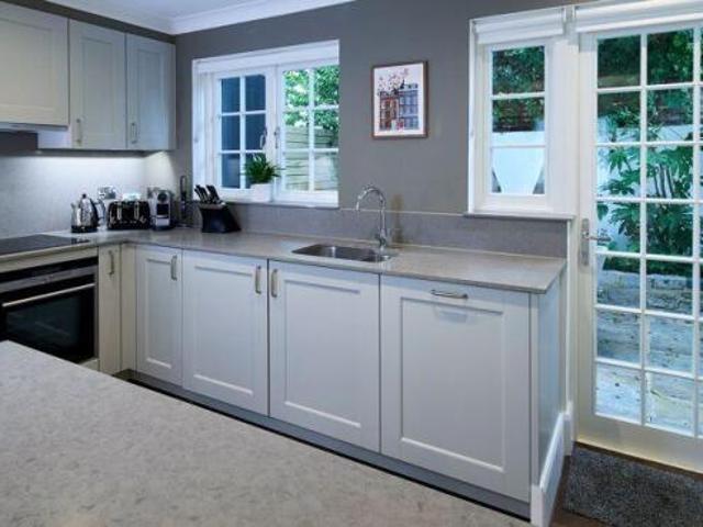 3 bedroom detached house for rent in Cheval Place, London, SW7