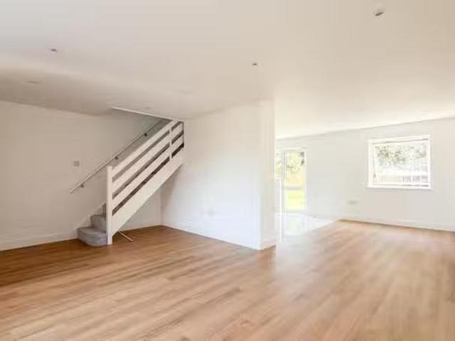 3 bedroom detached house for rent in Chichester Way, Yate, BS3.