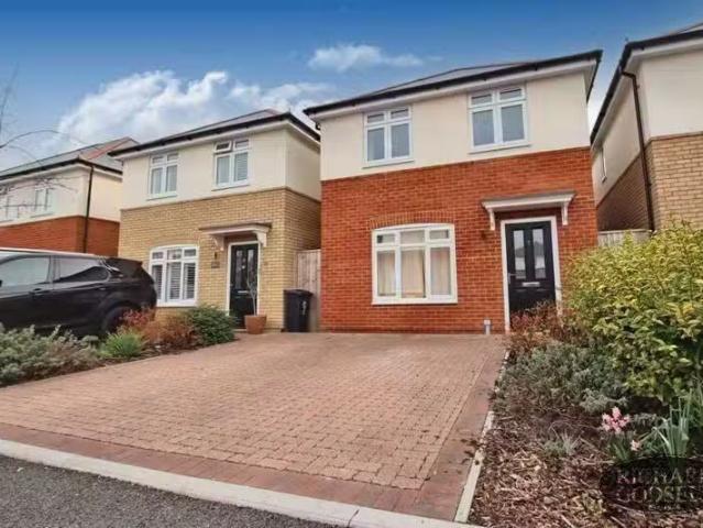 3 bedroom detached house for rent in Christchurch, BH23
