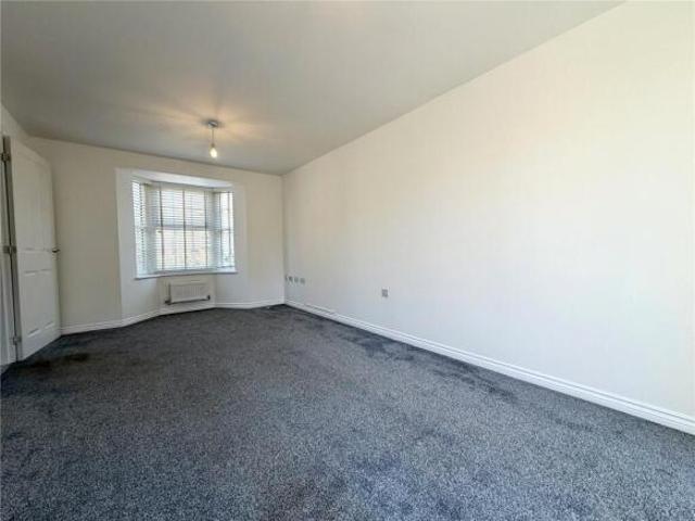 3 bedroom detached house for rent in Culbone Road, East Wichel, Swindon, Wiltshire, SN1