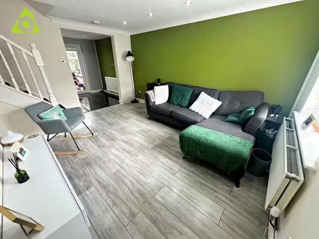 3 bedroom detached house for rent in Alderton Drive, Westhough.