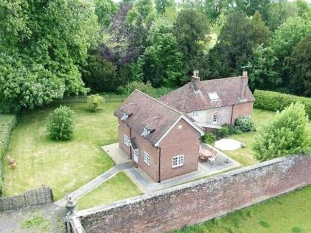 3 Bedroom Detached House For Rent In Alresford, Hampshire