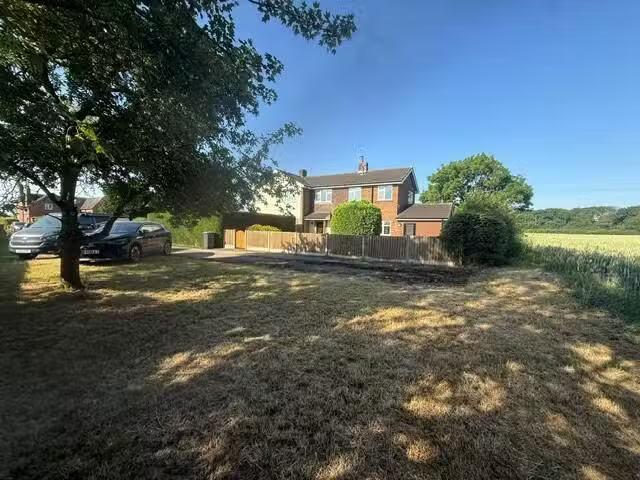 3 bedroom detached house for rent in Ashby Road, Tamworth, B79