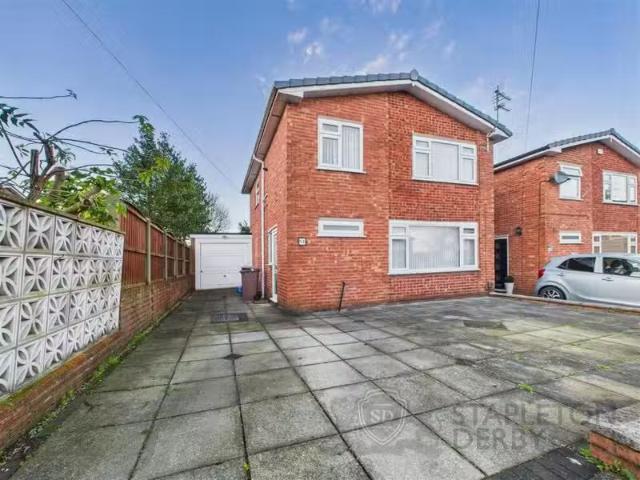 3 bedroom detached house for rent in Ashley Close, Rainhill, P.