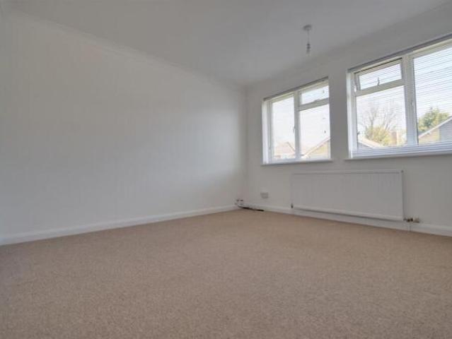 3 bedroom detached house for rent in Ashlyn Close, Bushey, Hertfordshire, WD23