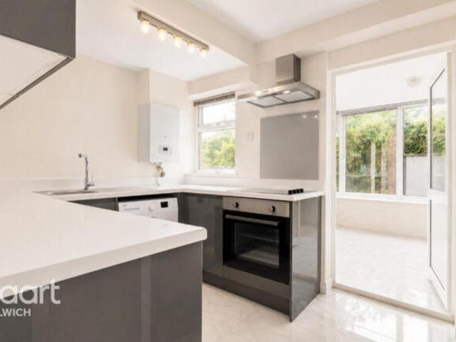 3 bedroom detached house for rent in Auckland Gardens, LONDON, SE19