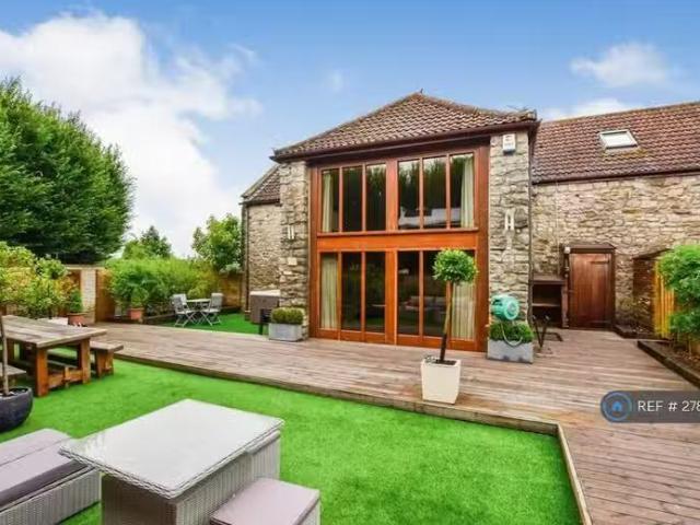 3 bedroom detached house for rent in Avon Lane, Saltford, Bris.
