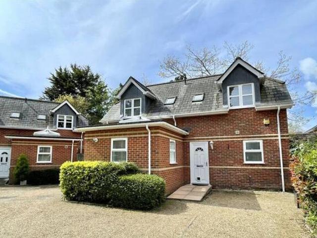 3 Bedroom Detached House For Rent In Bournemouth
