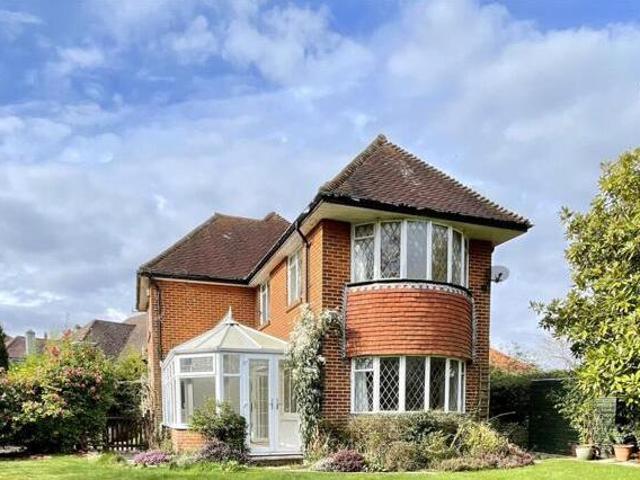 3 Bedroom Detached House For Rent In Bournemouth