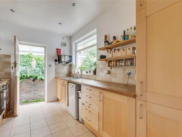 3 bedroom detached house for rent in Bolton Road, Chiswick, W4