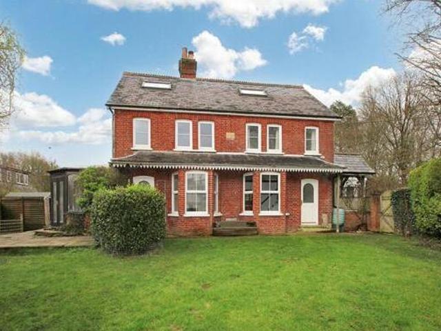 3 Bedroom Detached House For Rent In Bordon, Hampshire