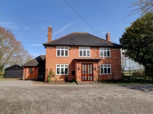 3 Bedroom Detached House For Rent In Barford