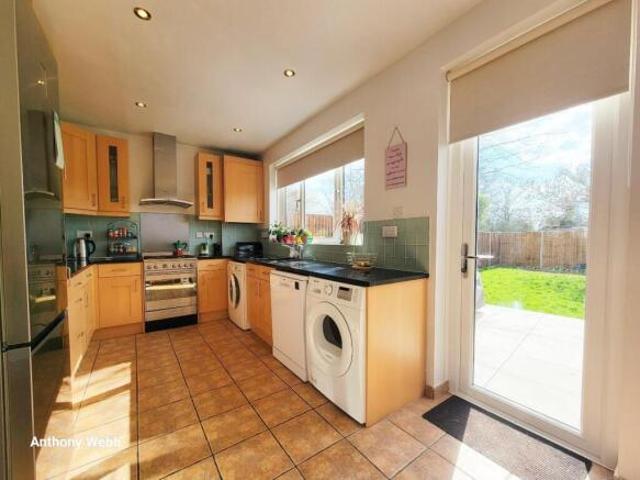 3 bedroom detached house for rent in Barrowell Green, Winchmore Hill, N21