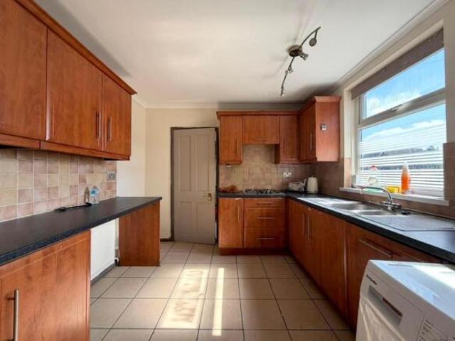 3 bedroom detached house for rent in Bewicke Road, LE3