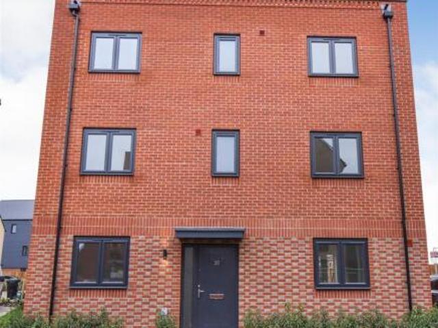 3 bedroom detached house for rent in Beaulieu, Chelmsford, CM1