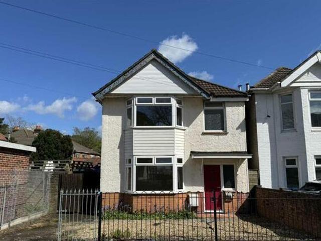 3 Bedroom Detached House For Rent In Bitterne